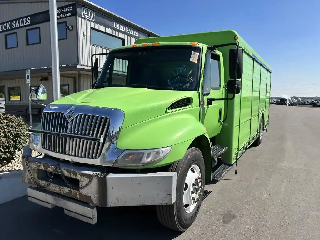 Used 2007 INTERNATIONAL DT 466E Valve Cover for sale | Denver Colorado ...