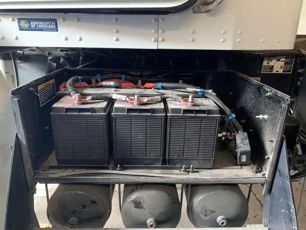 Used 2021 KENWORTH T370 Battery Box for sale | Denver Colorado United ...