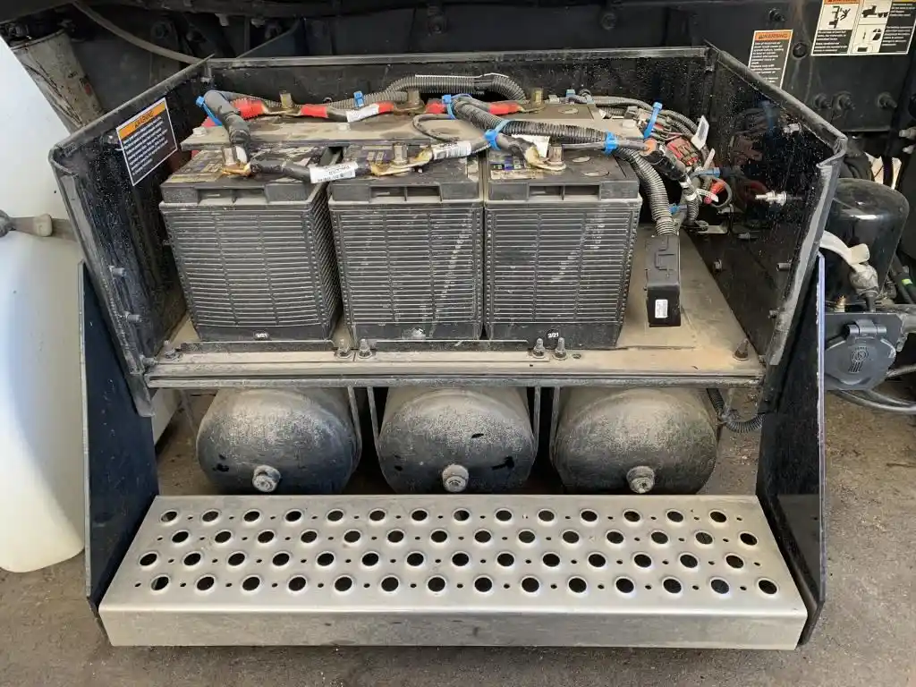 Used 2022 KENWORTH T370 Battery Box for sale | Denver Colorado United ...