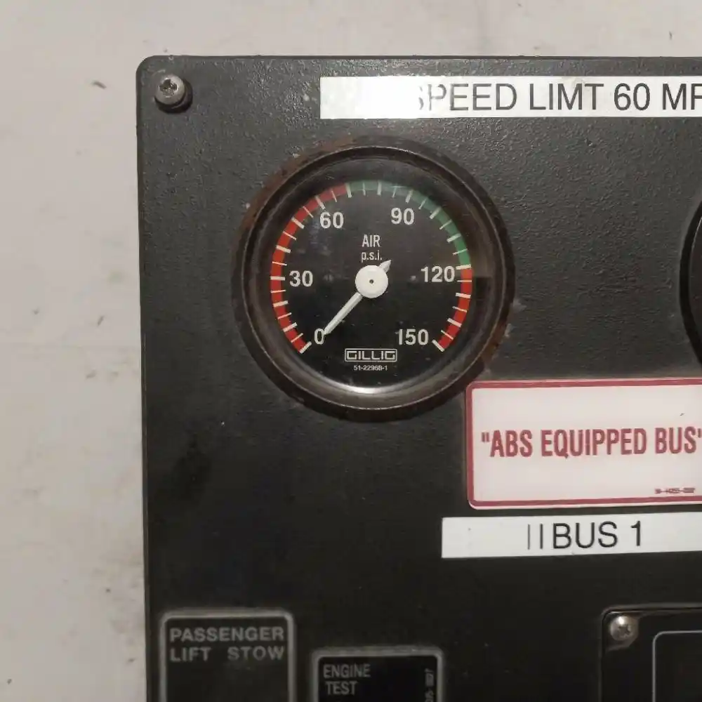 Used 2001 GILLIG Low Floor Bus Instrument Cluster for sale | Big lake ...