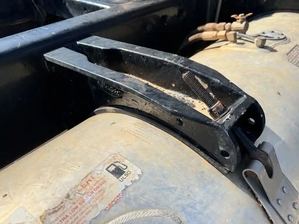 Used 2003 PETERBILT 379 Fuel Tank Bracket for sale | Crandall Texas ...