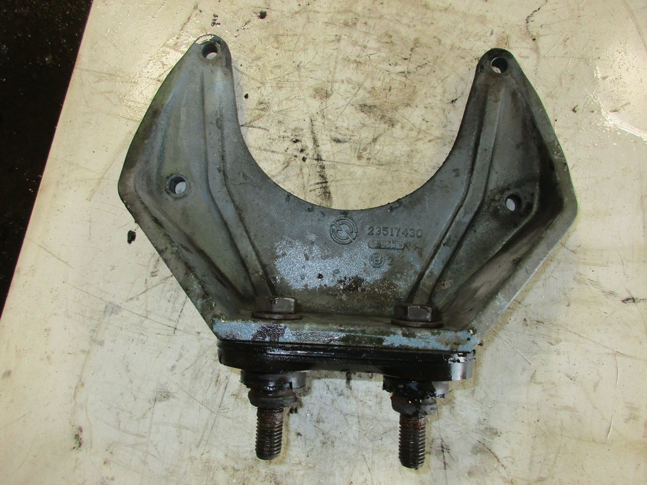 Used 2003 Freightliner COLUMBIA Engine Mount for sale | Chamberlain ...