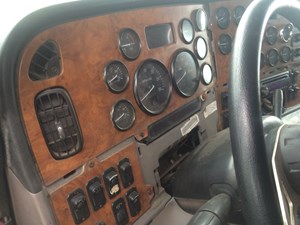 Peterbilt 386 Interior