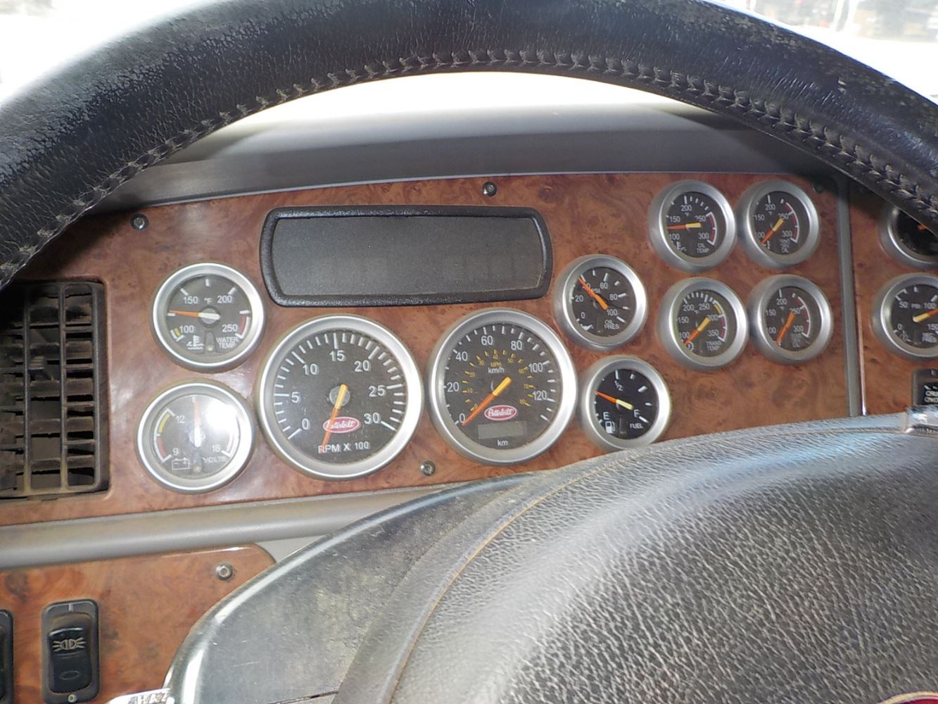 Used 2005 Peterbilt 387 Instrument Cluster for sale | Bradford Ontario ...