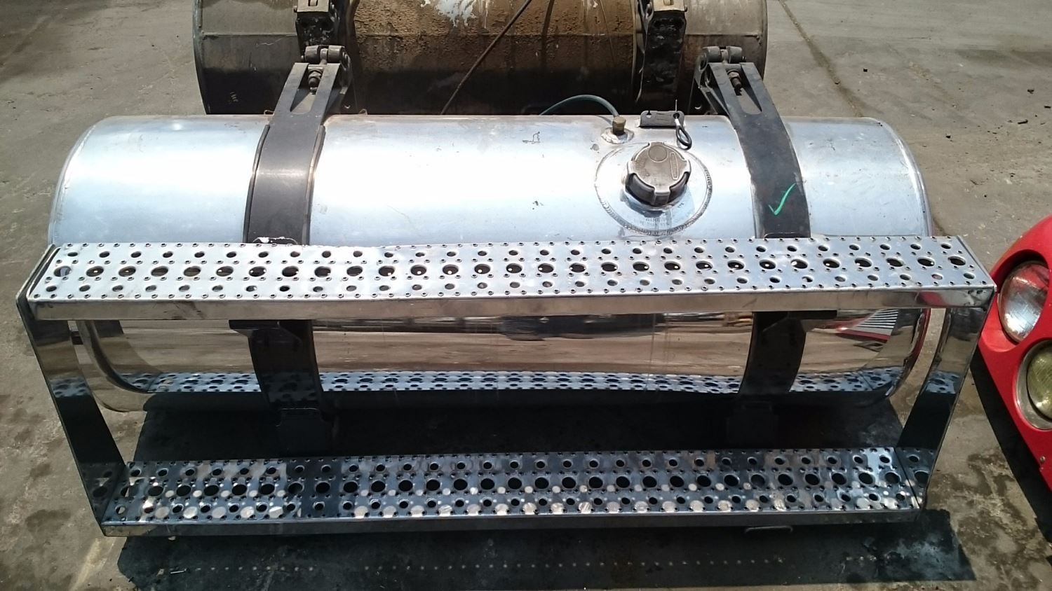 Fuel Tanks | New and Used Parts | American Truck Chrome