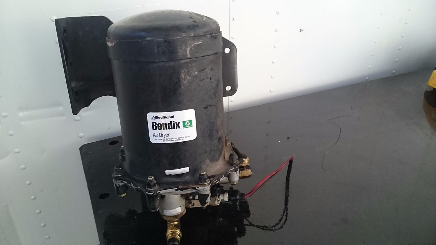 Air Dryers | New and Used Parts | American Truck Chrome