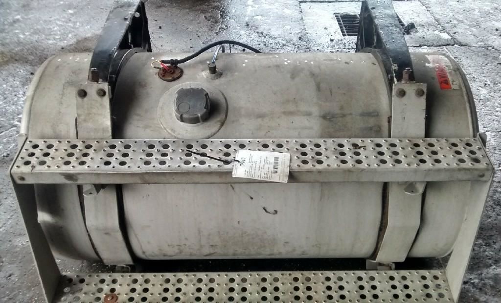 Used 2000 FREIGHTLINER FLD120SD Fuel Tank for sale | Enfield ...