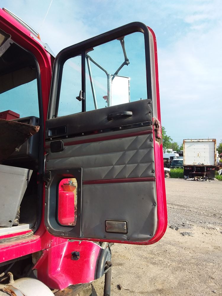 Used 1995 International 9400 Door for sale | Depew New York United ...