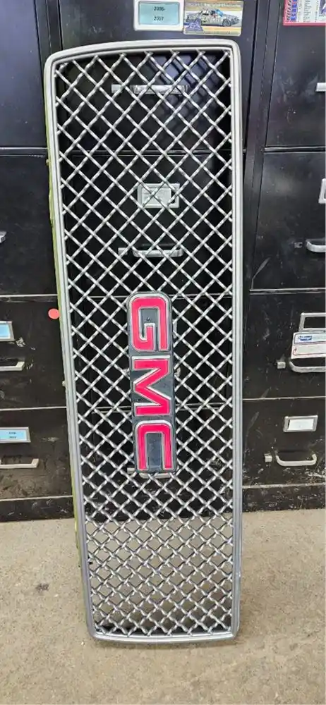 Used 2005 GMC C5500 Grille for sale | Depew New York United States ...