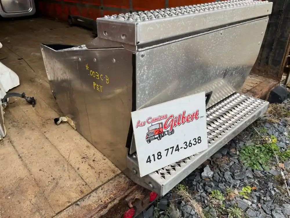 Used Universal Peterbilt Battery Box for sale | Beauce Quebec Canada ...