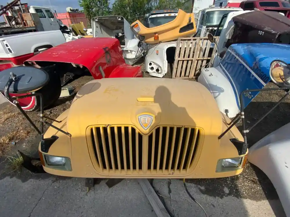 Used International Navistar Hood for sale | Corpus Christi Texas United ...