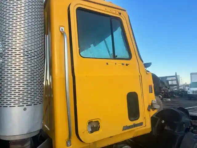 Used 2000 Mack CL713 Door for sale | Ucon Idaho United States | Doors ...