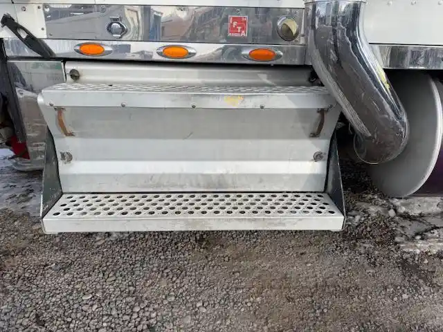 Used 2006 Kenworth W900 Battery Box for sale | Ucon Idaho United States ...