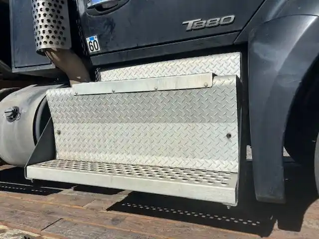 Used, Recycled, New, and Aftermarket Heavy Duty Truck Parts