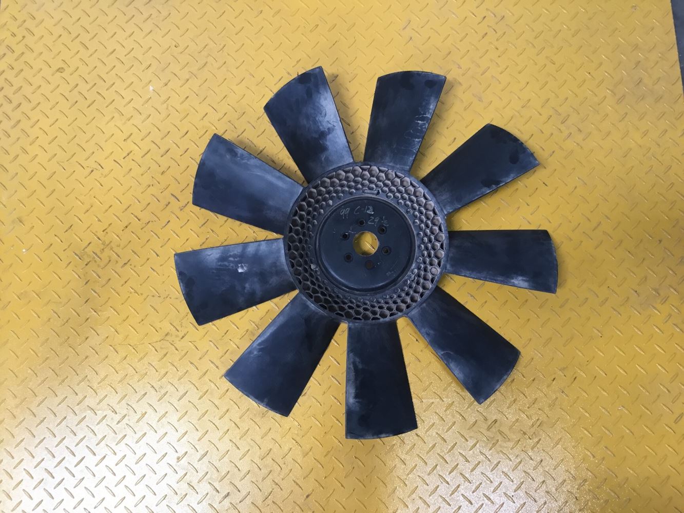 Used, Recycled, New, and Aftermarket Heavy Duty Truck Parts