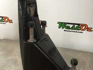 New and Used Peterbilt 379 Cab Mounts For Sale | TPI