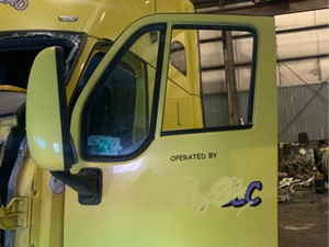 New and Used Kenworth T700 Side View Mirrors For Sale | TPI