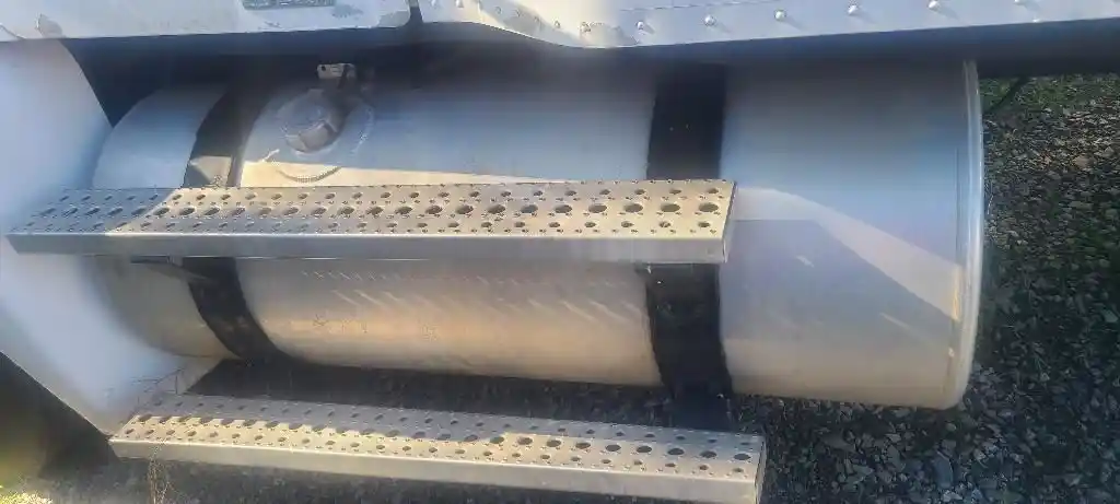 Used 2007 Freightliner CENTURY Fuel Tank for sale | Oil City Louisiana ...