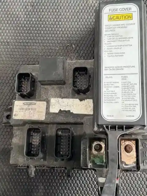 Used 2010 Freightliner Cascadia Fuse Box for sale | Hialeah Florida ...