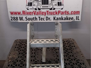 New and Used Western Star Steps For Sale | TPI