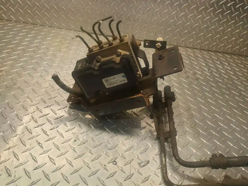 Used, Recycled, New, and Aftermarket Heavy Duty Truck Parts