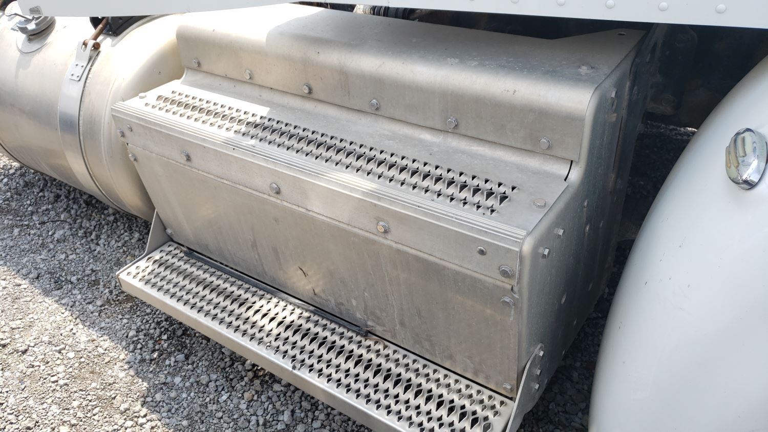 Used 2013 Peterbilt 384 Diesel Particulate Filter (DPF) for sale | York ...