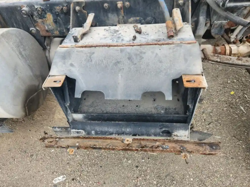 Used 2014 Kenworth T680 Tool Box for sale | York Ontario Canada | Tool ...