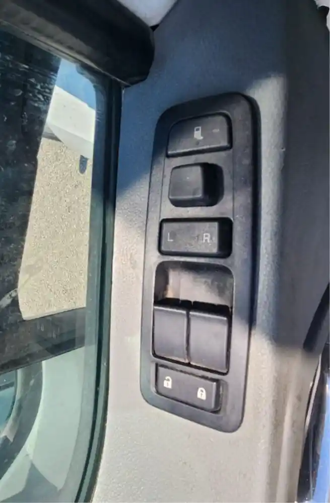 Used 2016 Kenworth T680 Door Electric Switch for sale | York Ontario Canada | Door Electric ...