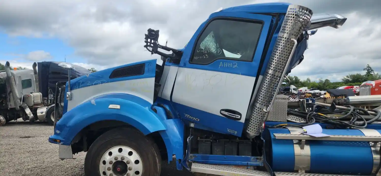 Used 2016 Kenworth T880 Door for sale | York Ontario Canada | Doors ...