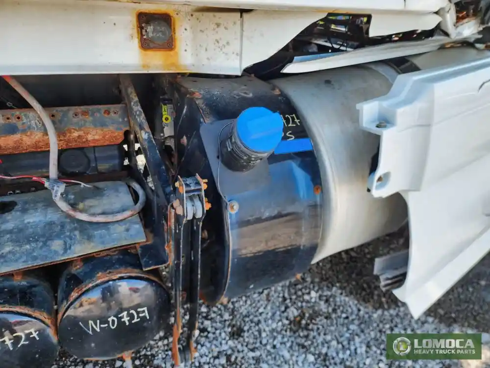 Used 2017 Volvo VNL DEF Tank for sale | York Ontario Canada | DEF Tanks ...