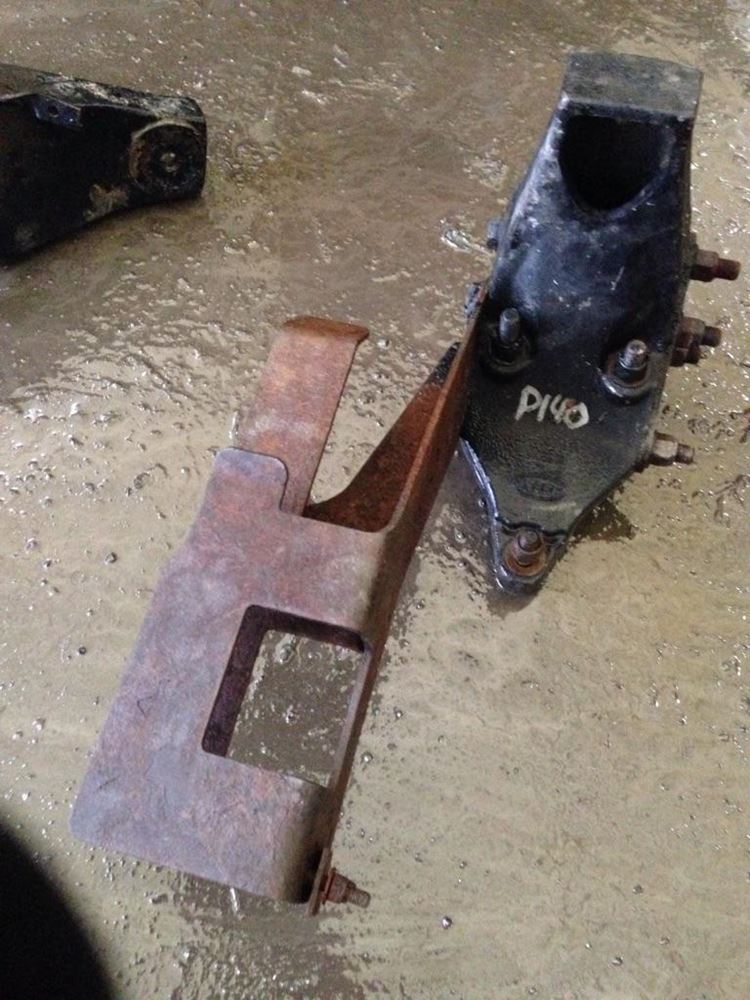 Used 2012 PETERBILT 367 Bracket for sale | Abbotsford British Columbia ...