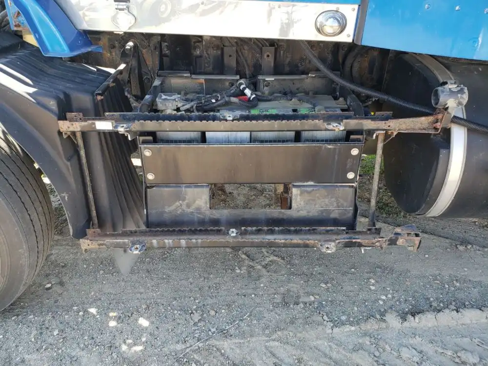 Used 2013 Kenworth T660 Fuel Tank Step for sale | Stanley Manitoba ...