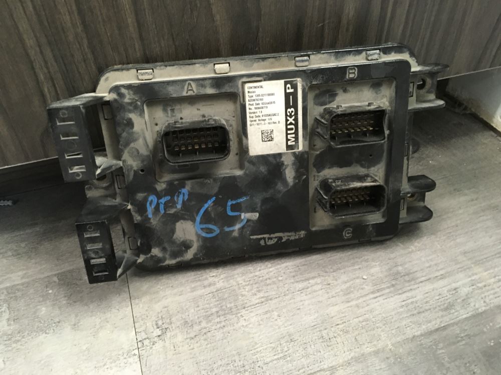 Used 2016 Kenworth T680 Vehicle ECM for sale | Stanley Manitoba Canada ...