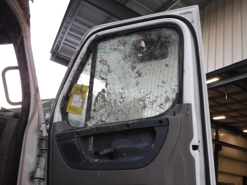 Used 2015 FREIGHTLINER CASCADIA Door Window for sale | Morrisville New ...