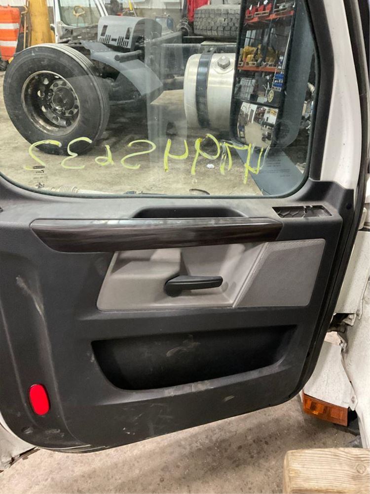 Used 2019 FREIGHTLINER CASCADIA Door Window for sale | Morrisville New ...