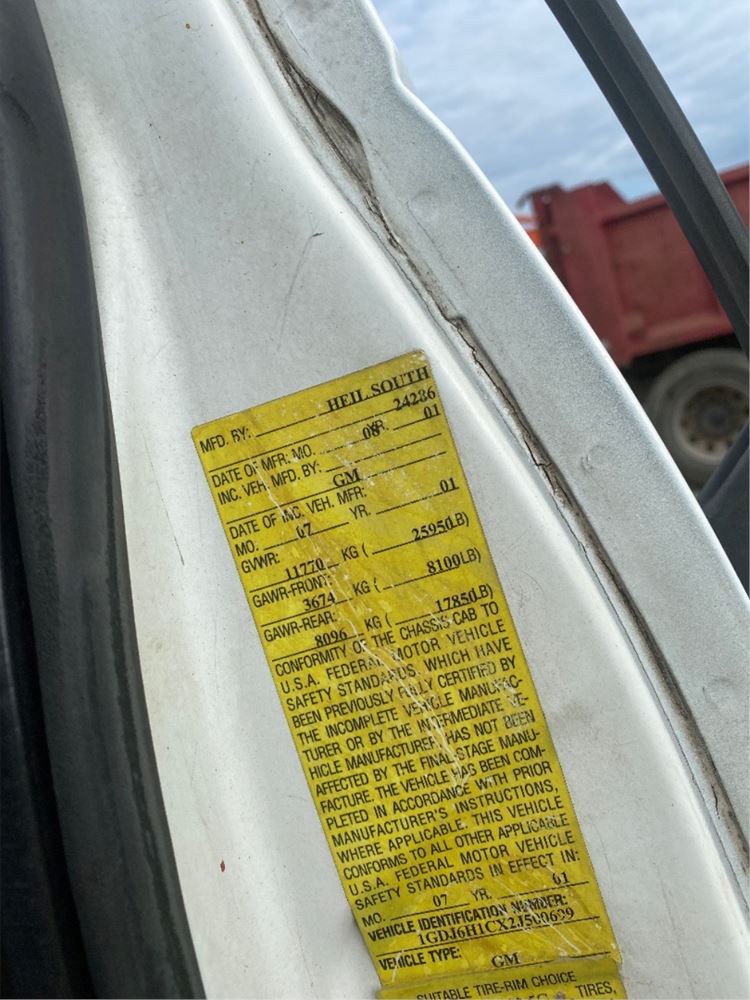 2001 GMC C6500 (Stock #910) | Hoods | TPI