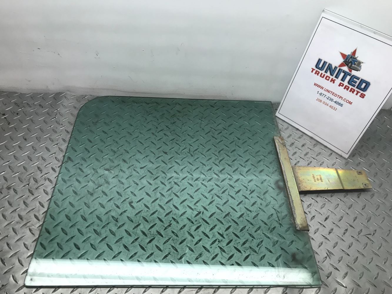 Used 2000 Peterbilt 378 Door Window for sale | Gooding Idaho United ...