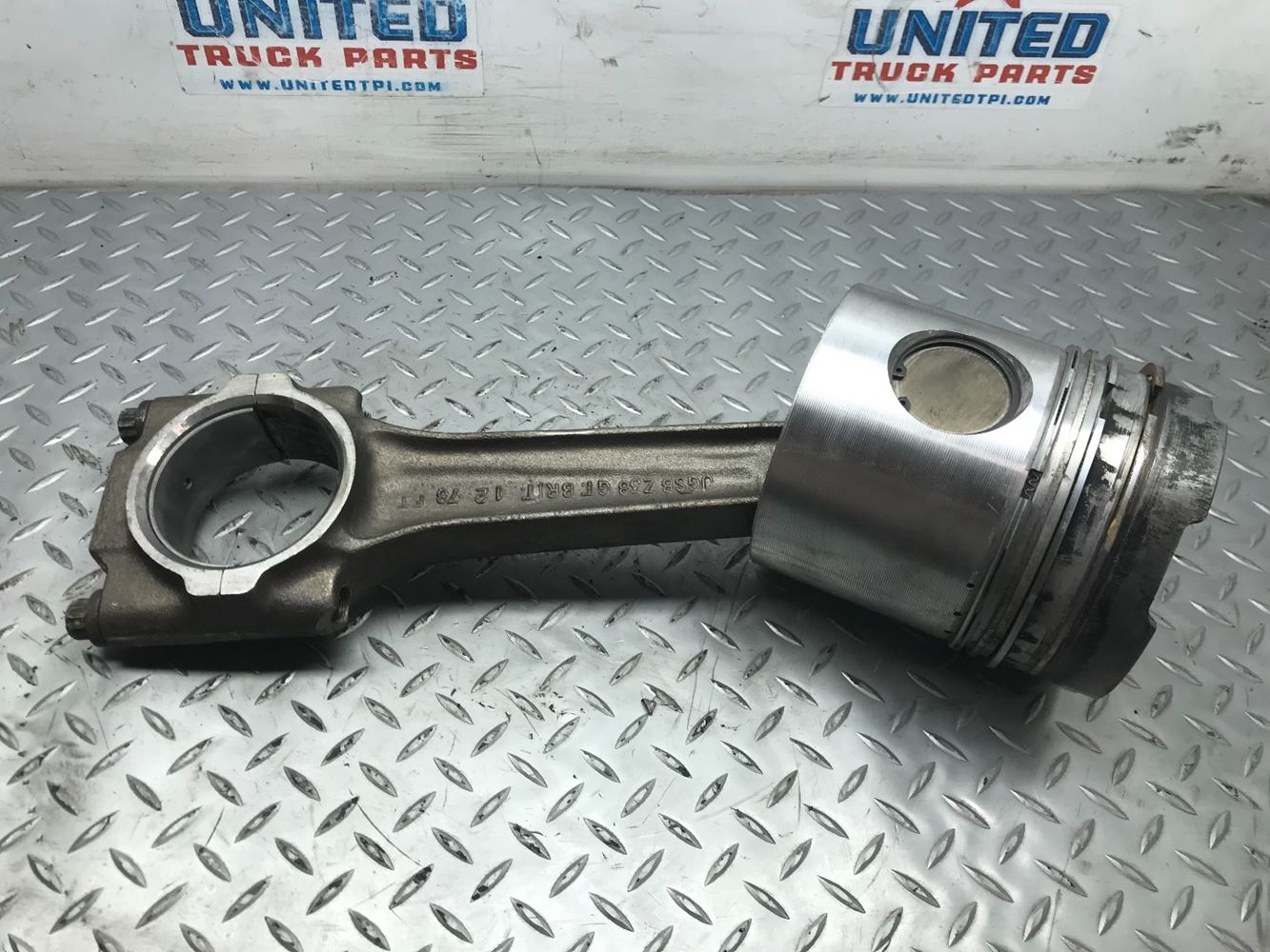 Used Cummins 400 Big Cam Piston and Rod for sale | Gooding Idaho United ...