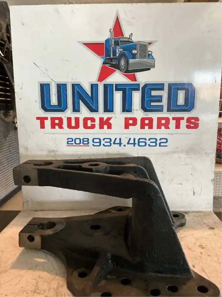 New Universal International UNIVERSAL Spring Hanger, Steer Axle for ...