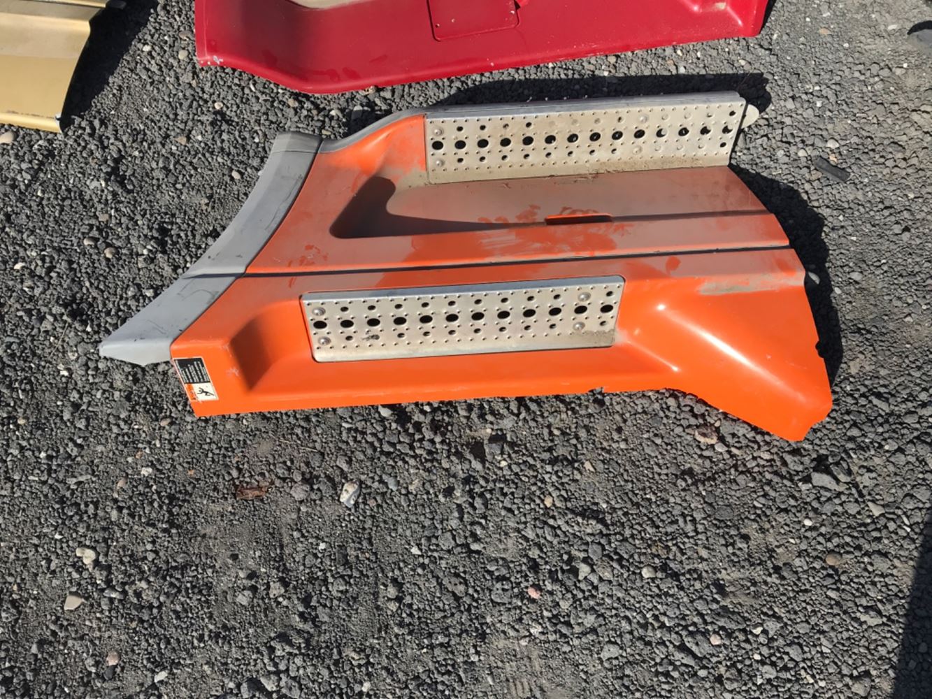 Used Universal Freightliner COLUMBIA Tank Fairing for sale | Gooding ...