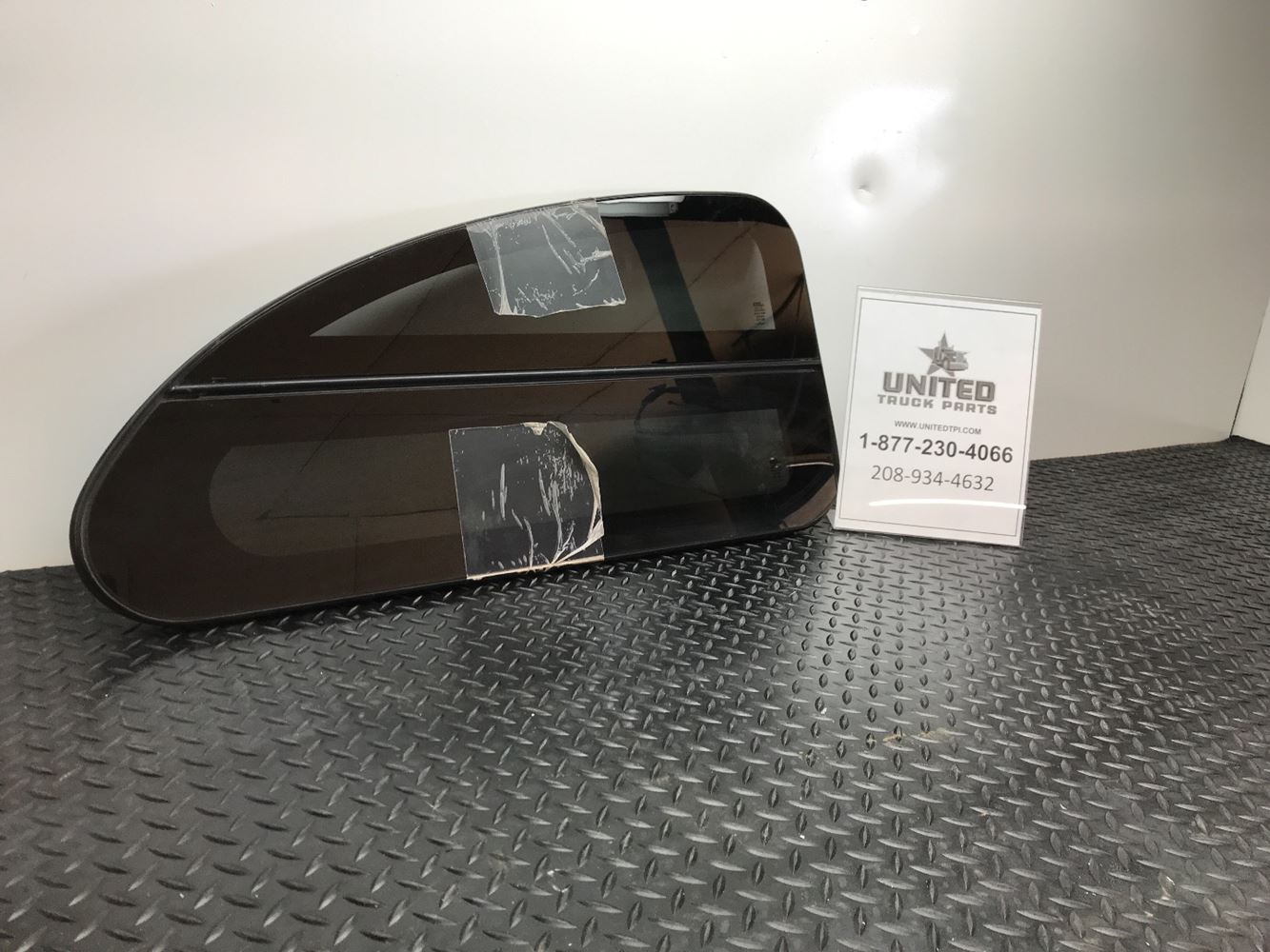 New Universal Peterbilt 387 Back Window for sale | Gooding Idaho United ...