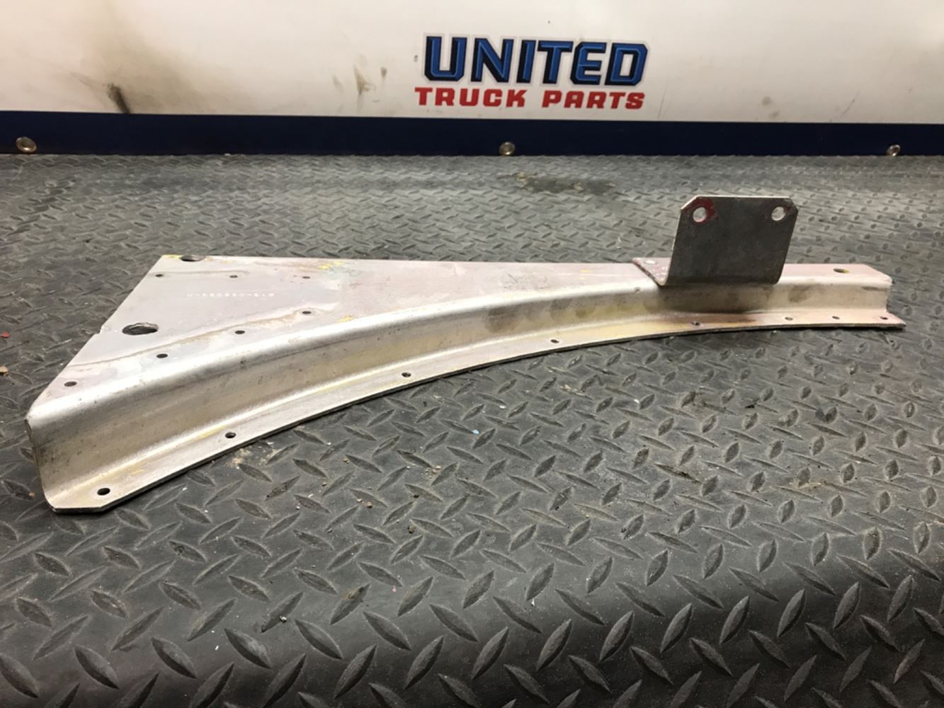 Used Universal Peterbilt Bracket for sale | Gooding Idaho United States ...