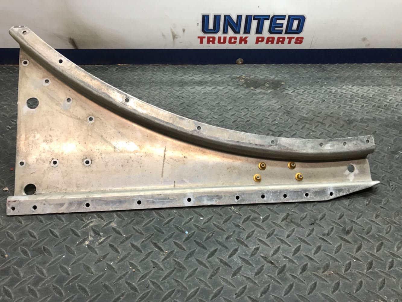Used Universal Peterbilt Bracket for sale | Gooding Idaho United States ...