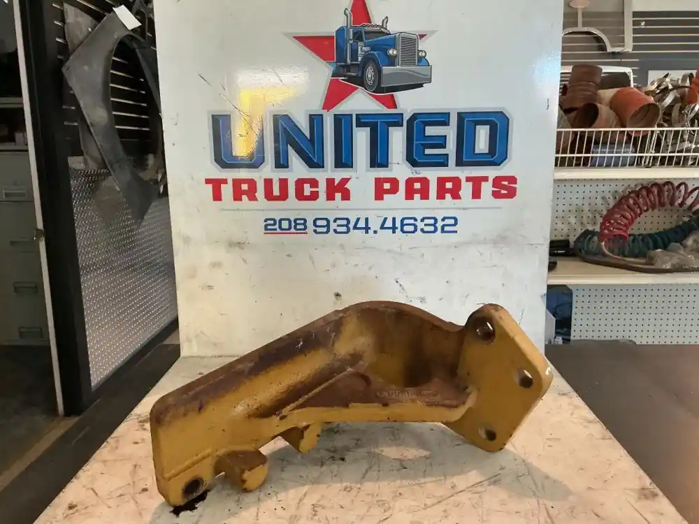 Used 2004 Freightliner Columbia 112 Engine Mount for sale | Gooding ...