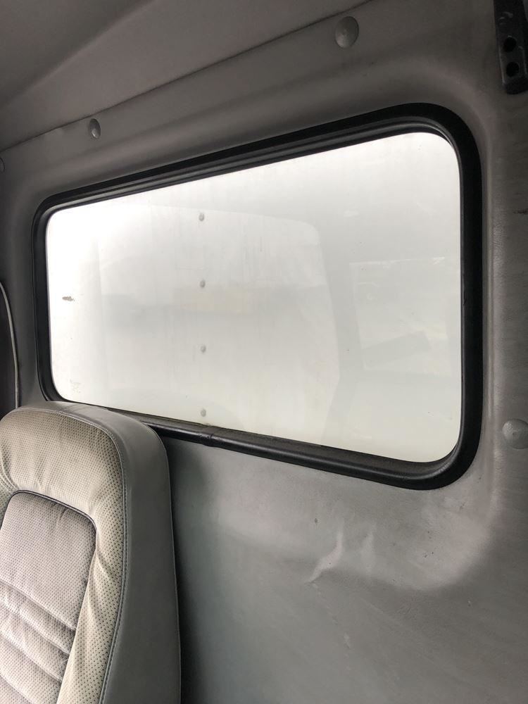 Freightliner Rear Windows For Sale