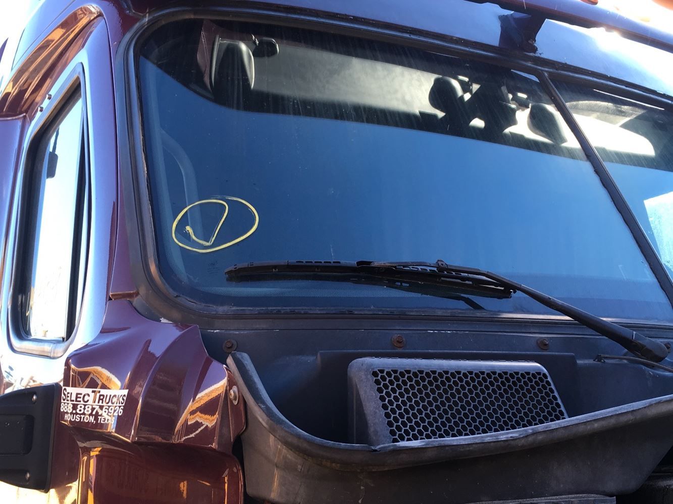 Freightliner Windshields For Sale