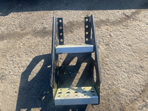 New and Used Freightliner Steps For Sale | TPI