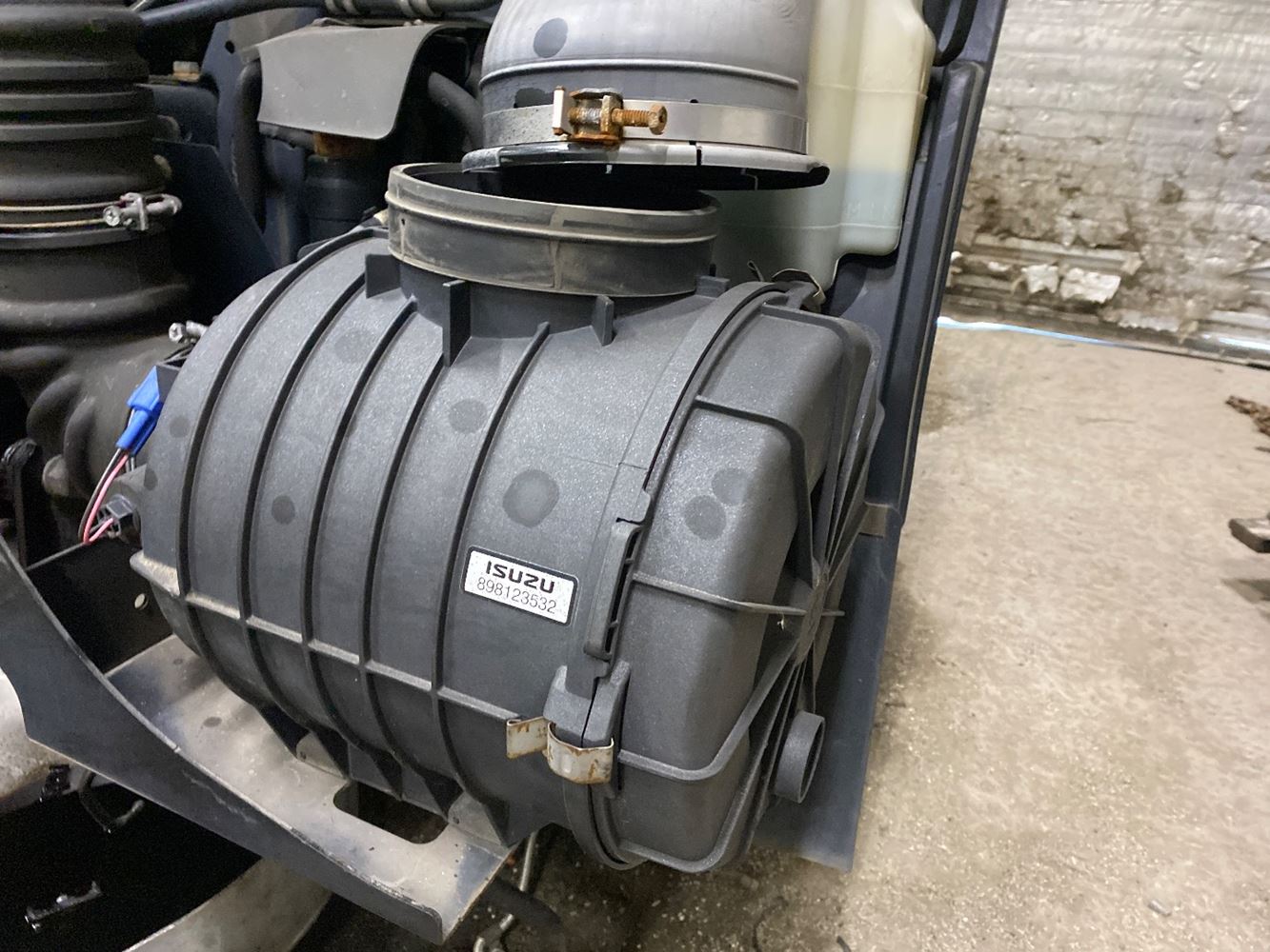 Isuzu Air Cleaners For Sale