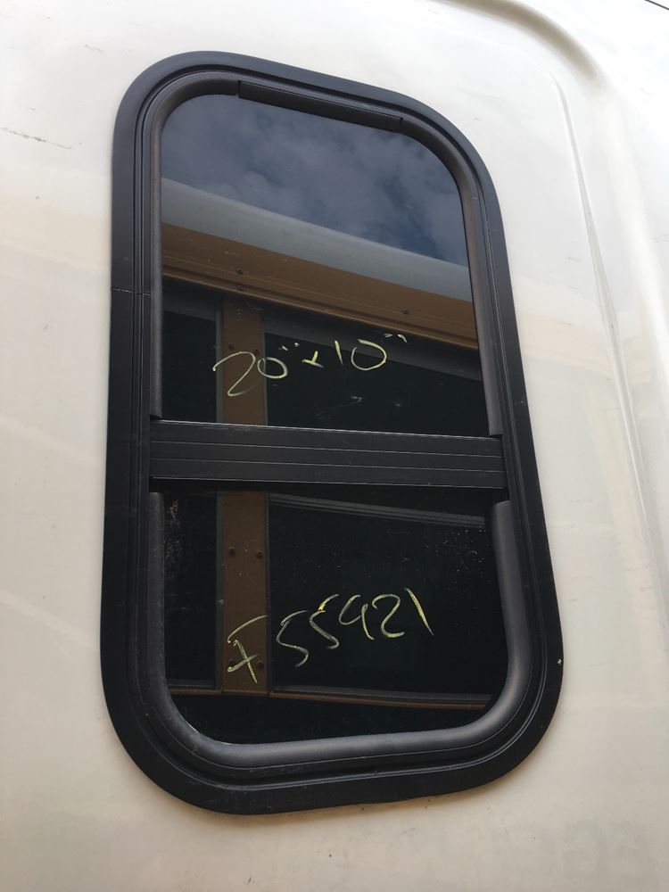 Freightliner Rear Windows For Sale