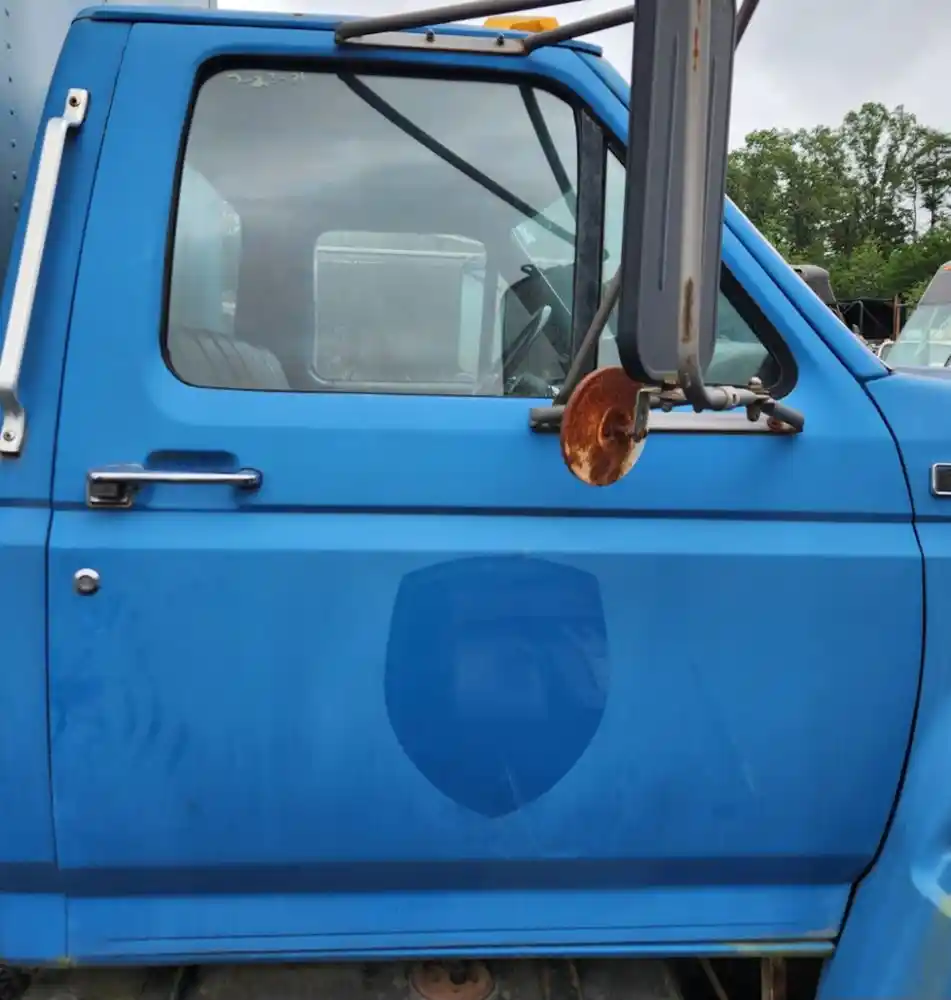 Used 1995 Ford F700 Door for sale | Elkton Maryland United States ...